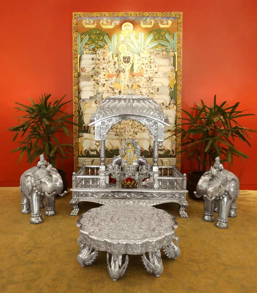 Silver Temples – Beyond Square